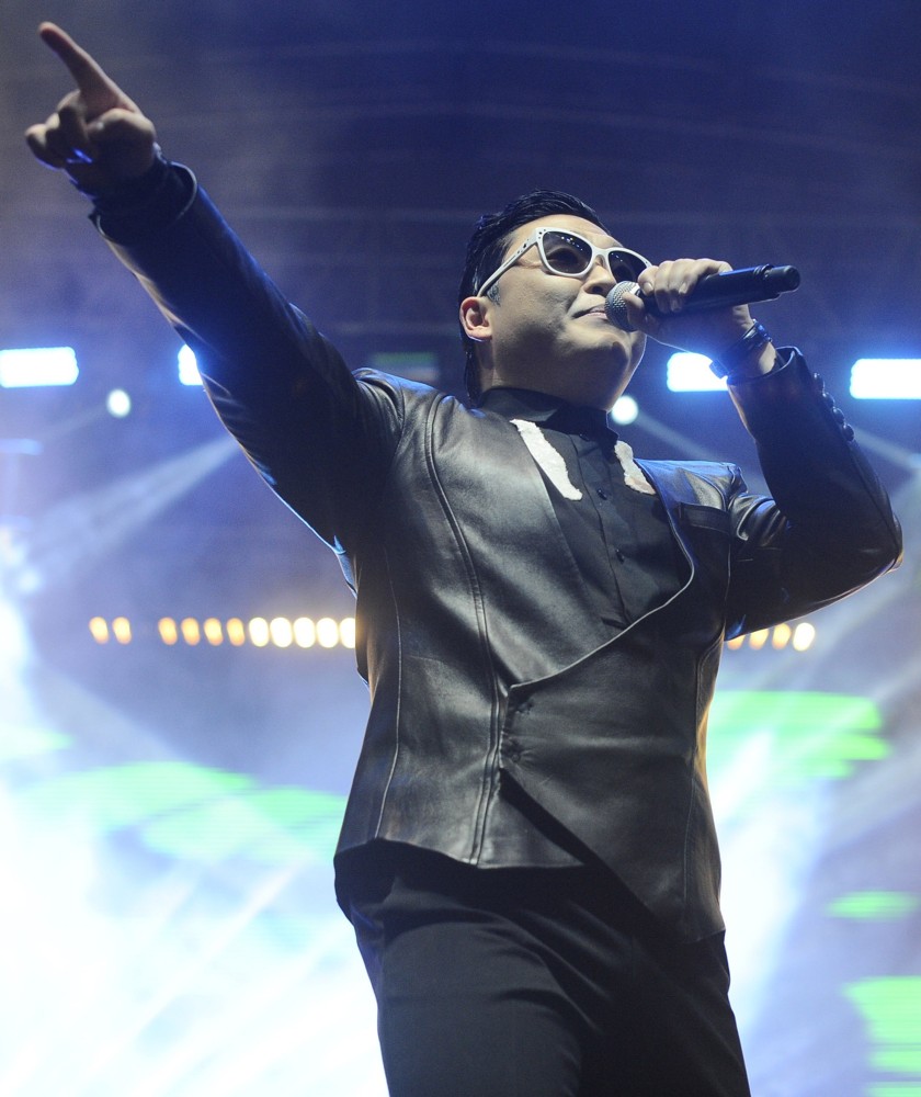 Psy Picture 1 - PSY Performs His Gangnam Style Dance Live