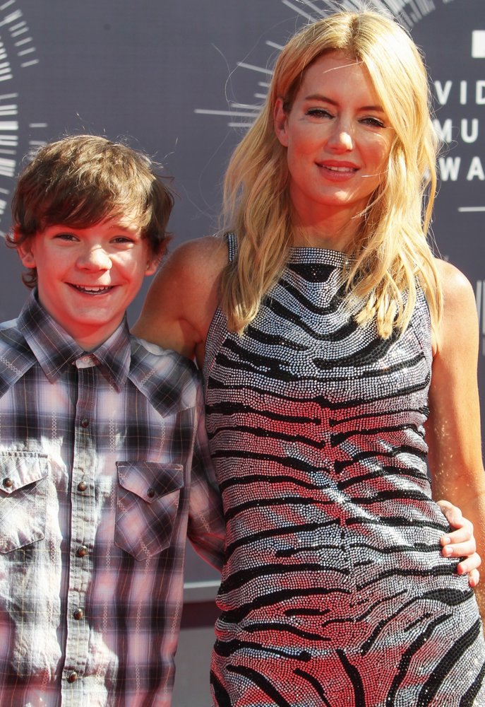 Cynthia Watros Pictures, Latest News, Videos.