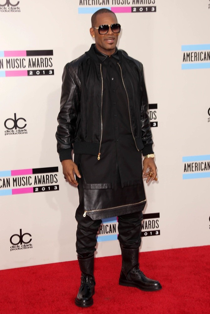 R. Kelly Picture 1159 - 2013 American Music Awards - Arrivals
