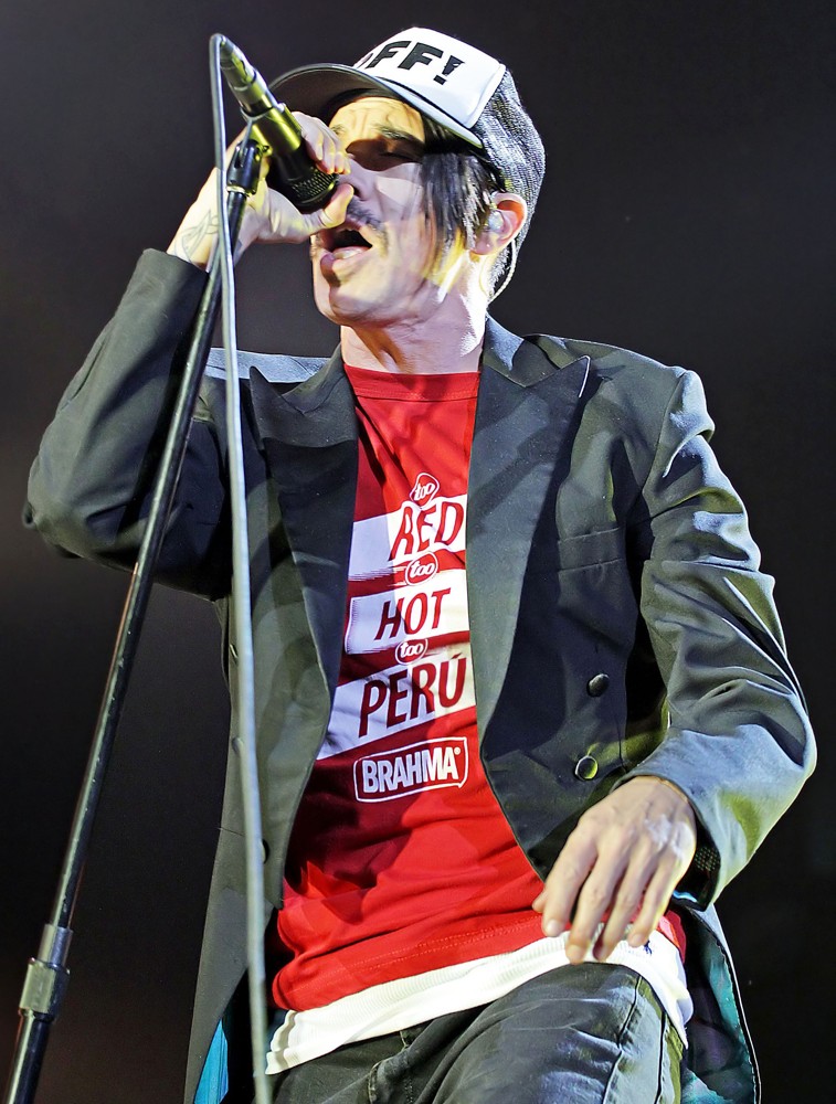 Red Hot Chili Peppers Picture 1 - The Red Hot Chili Peppers Performing ...