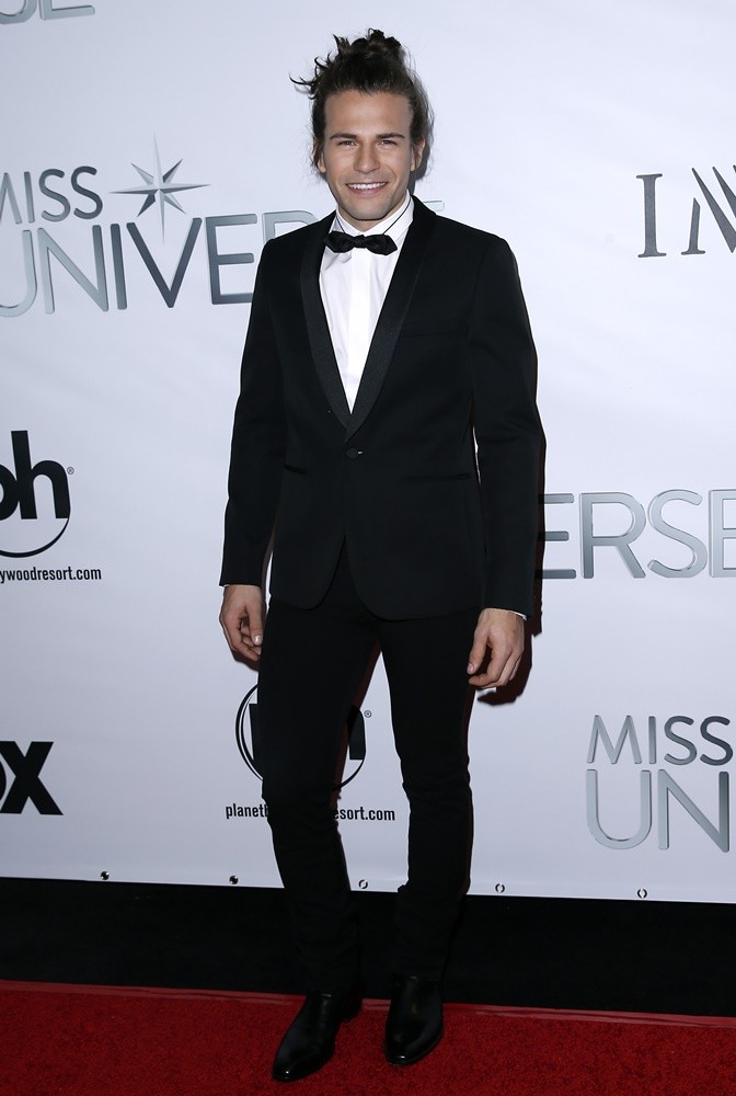 The Band Perry Picture 1 - The 64th Miss Universe Pageant - Arrivals