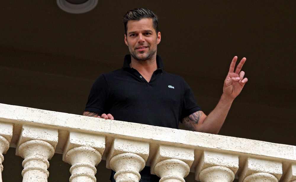 Ricky Martin Picture 1 - Ricky Martin Posing on A Balcony During at The ...