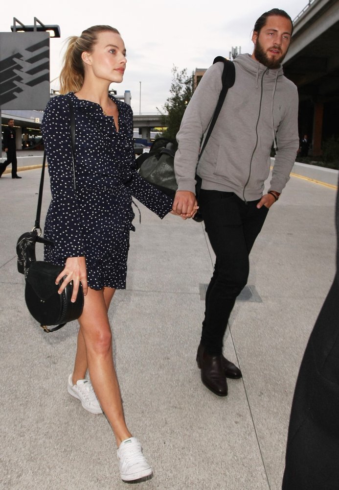 Margot Robbie Picture 1 - Margot Robbie and Tom Ackerley at Los Angeles ...
