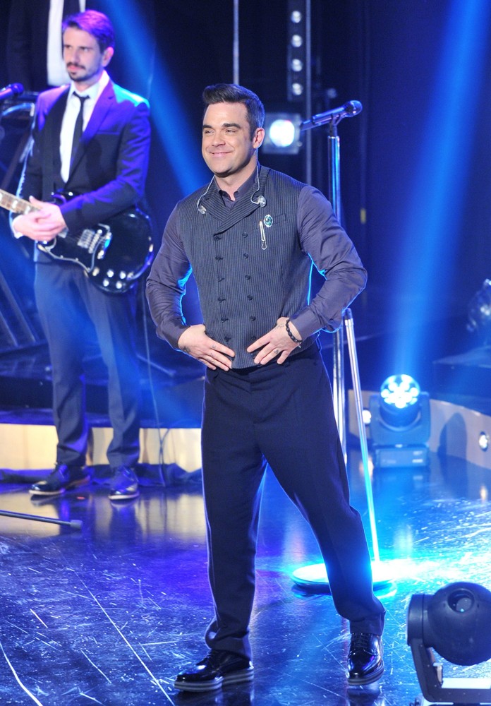 robbie-williams Picture 1 - Robbie Williams Performs on Scandinavian ...