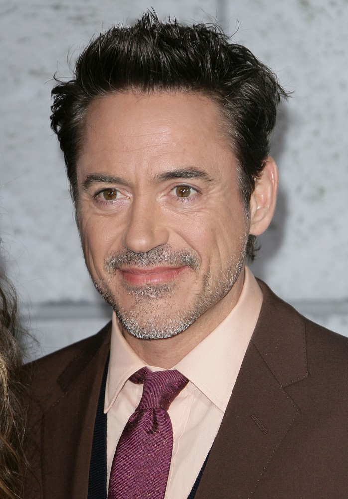 Robert Downey Jr. Picture 1 - Los Angeles Premiere of Sherlock Holmes ...