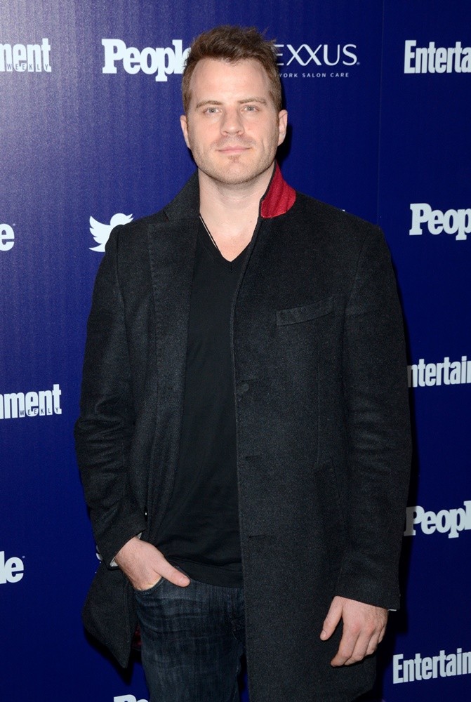 Robert Kazinsky Picture 1 - Entertainment Weekly and PEOPLE Celebrate ...