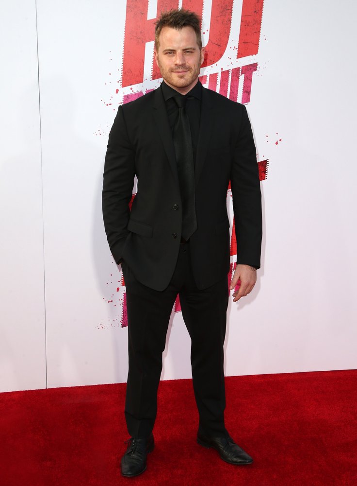 Robert Kazinsky Picture 1 - Los Angeles Premiere of Hot Pursuit - Arrivals