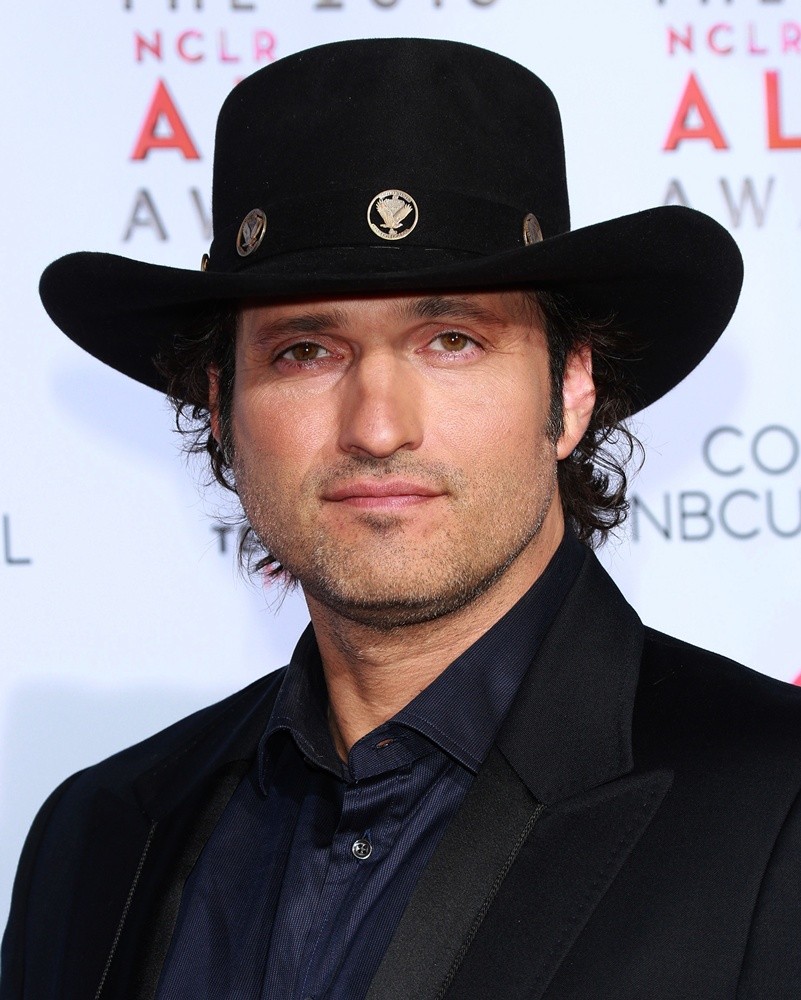 robert rodriguez Picture 1 - The 2013 NCLR ALMA Awards