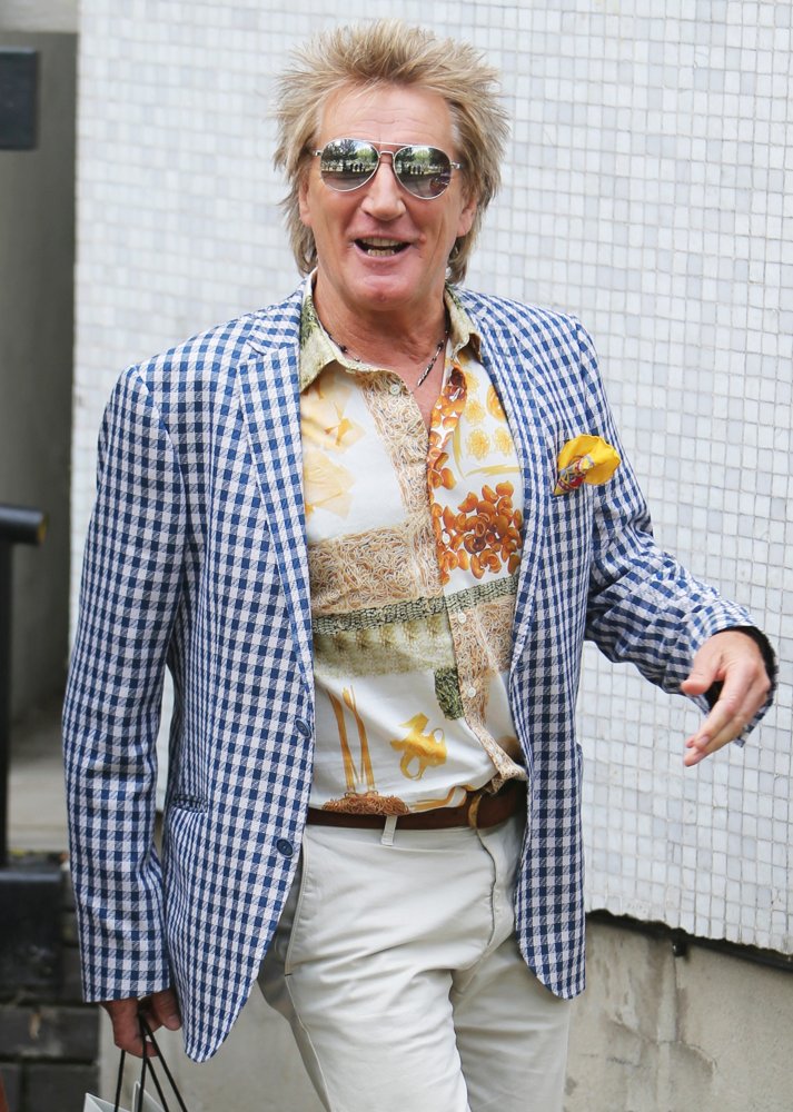 rod-stewart Picture 1 - Rod Stewart Outside ITV Studios