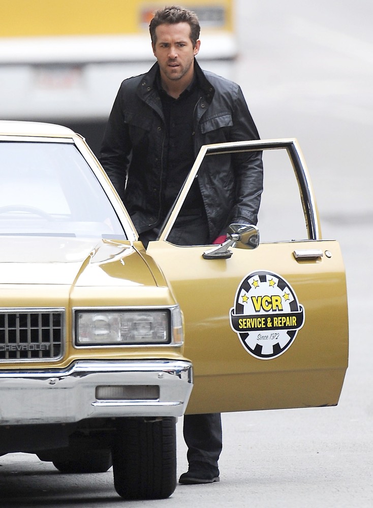 Ryan Reynolds Picture 121 - Filming Scenes for The Movie R.I.P.D.