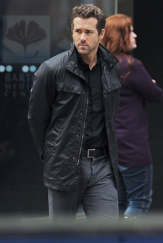Ryan Reynolds Picture 1 - Filming Scenes for The Movie R.I.P.D.