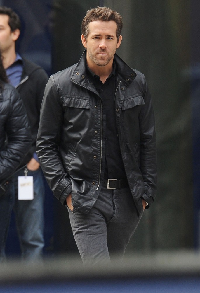 Ryan Reynolds Picture 117 - Filming Scenes for The Movie R.I.P.D.