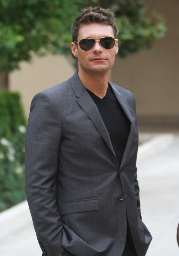 ryan-seacrest Picture 1 - Celebrities Outside Bouchon Bistro