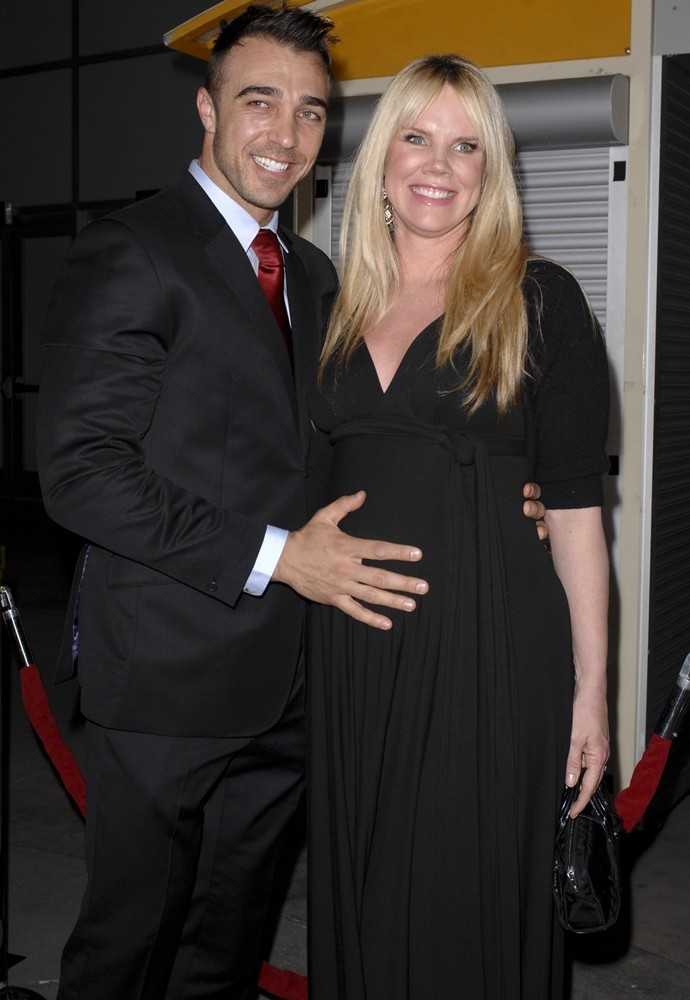 sam-upton Picture 1 - The Los Angeles Premiere of Gone - Arrivals