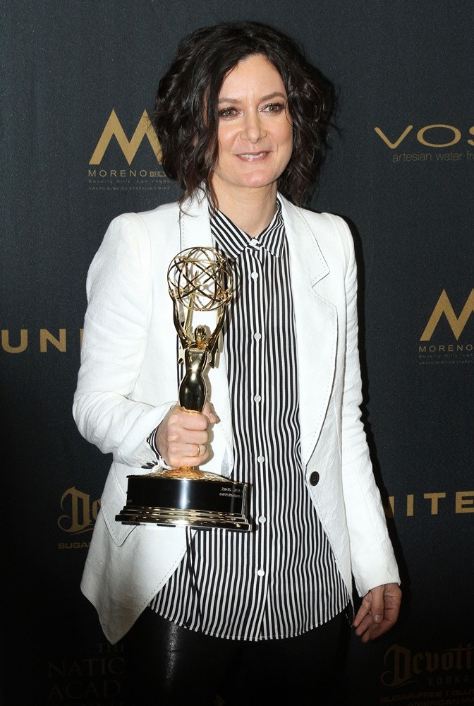 sara-gilbert Picture 1 - 43rd Annual Daytime Emmy Awards - Press Room