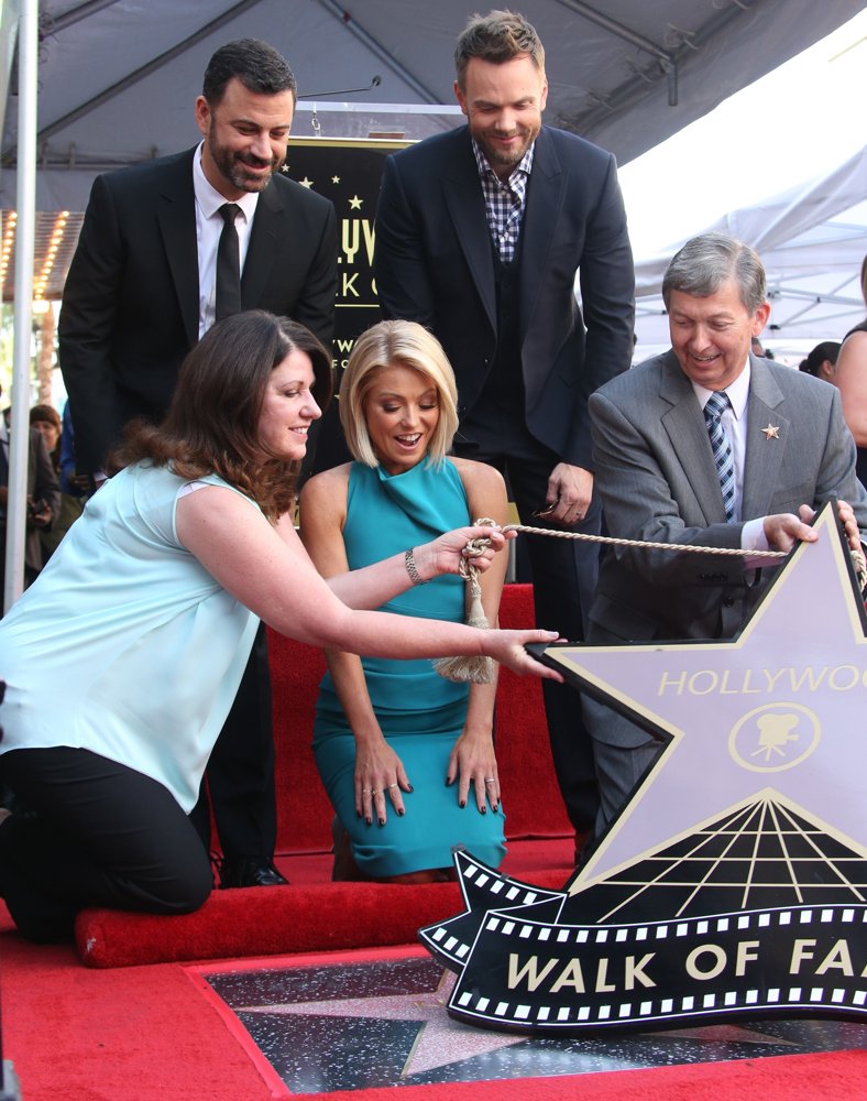 maureen-schultz Picture 1 - Kelly Ripa Honored with Star on The ...