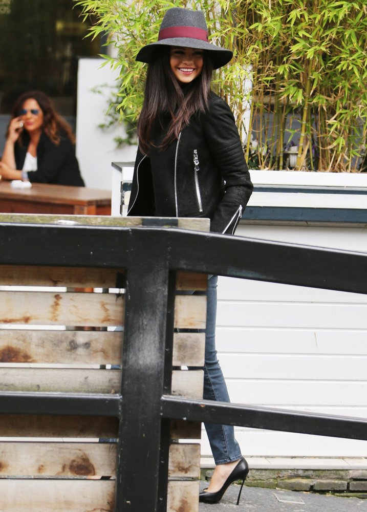 Selena-gomez Picture 1 - Selena Gomez Outside ITV Studios