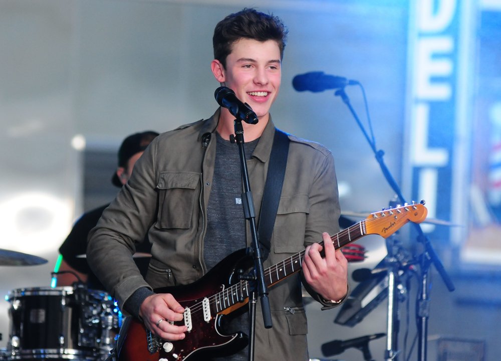 Shawn Mendes Pictures - Gallery 10 with High Quality Photos