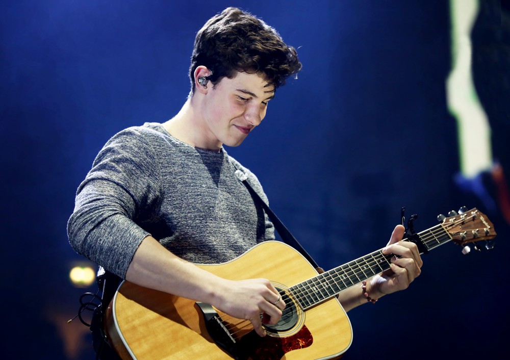 Shawn Mendes Pictures - Gallery 8 with High Quality Photos
