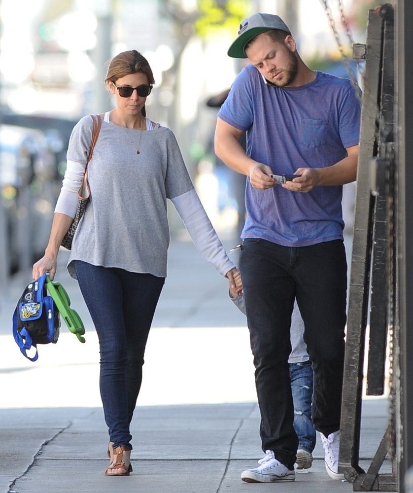 Jamie-Lynn Sigler Picture 1 - Jamie-Lynn Sigler Out for Lunch
