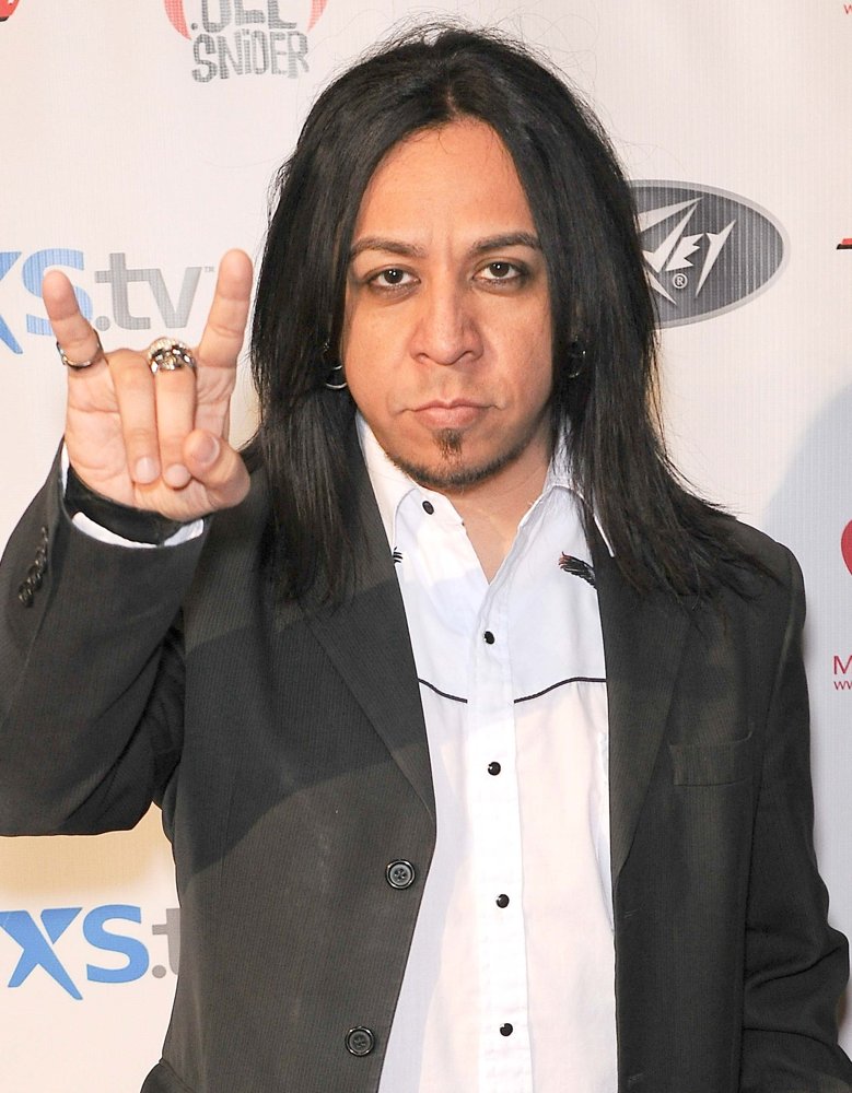 sin-quirin Picture 1 - Revolver/Guitar World Rock and Roll Roas of Dee ...