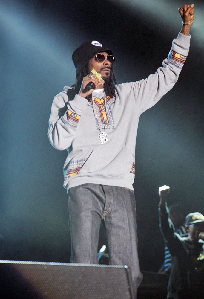 Snoop Dogg Picture 225 - Snoop Dogg Debuts Performing Live on Stage at ...