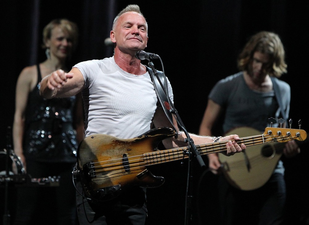 Sting Picture 30 - Sting Performing Live