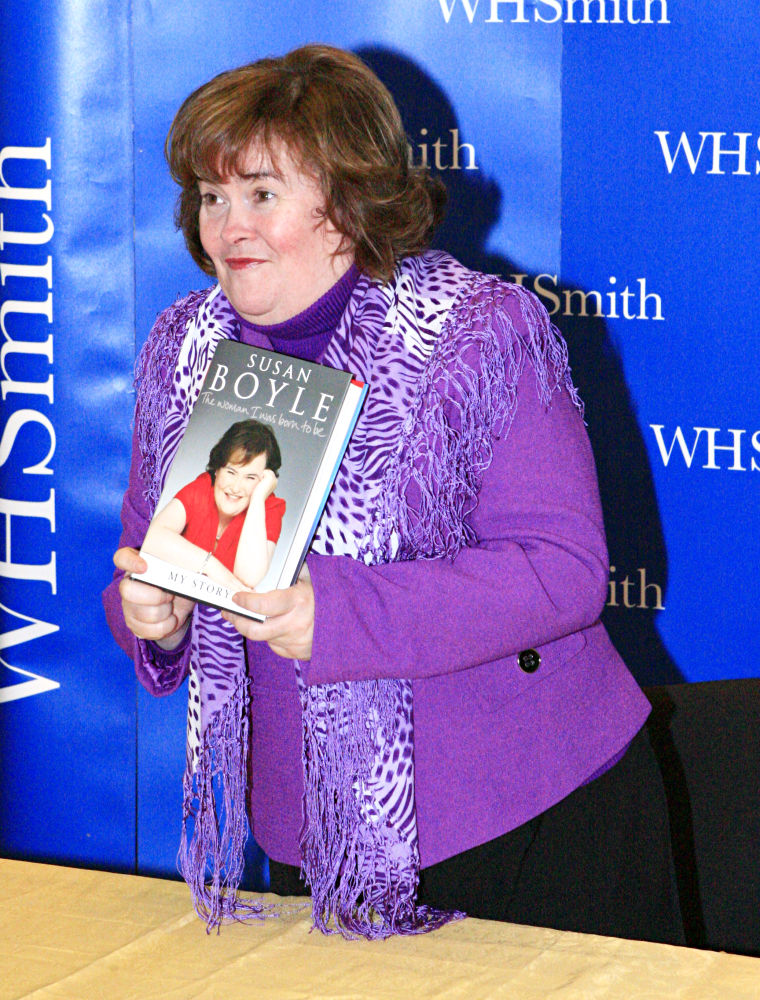 Susan Boyle Picture 37 - Susan Boyle Promoting and Signing Copies of ...