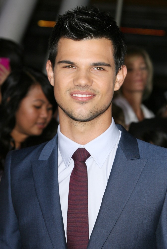 taylor-lautner Picture 1 - The Twilight Saga's Breaking Dawn Part I ...