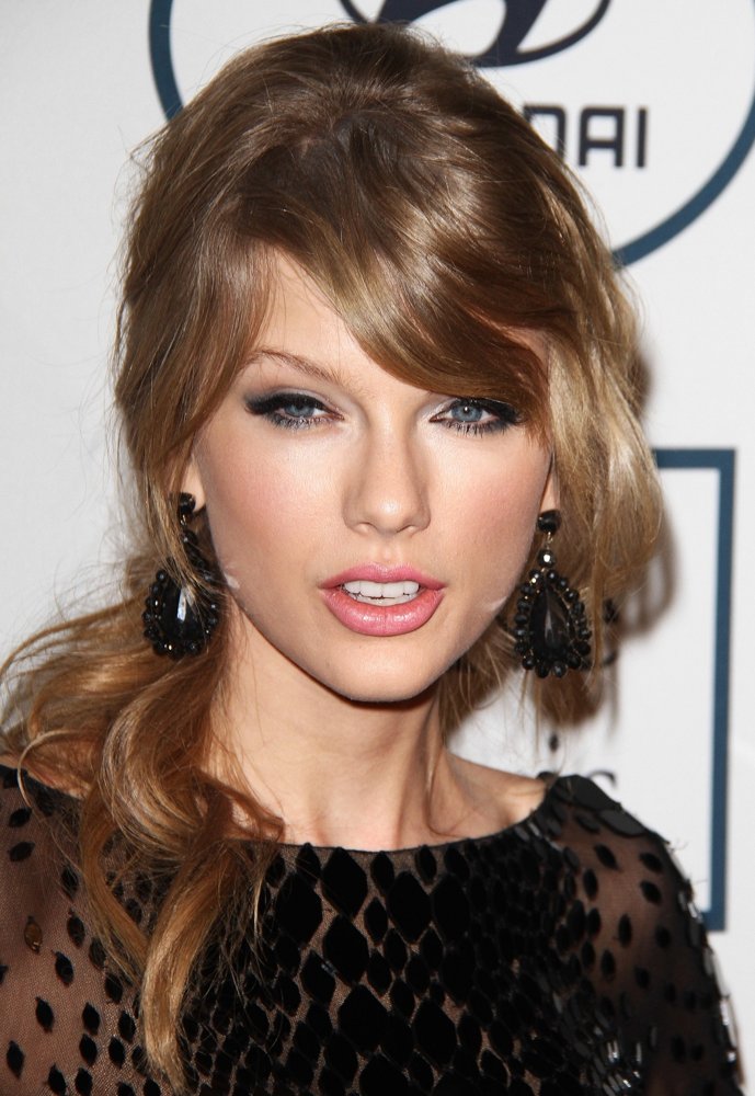 Taylor Swift Picture 800 - 2014 Pre-Grammy Gala and Grammy Salute to ...