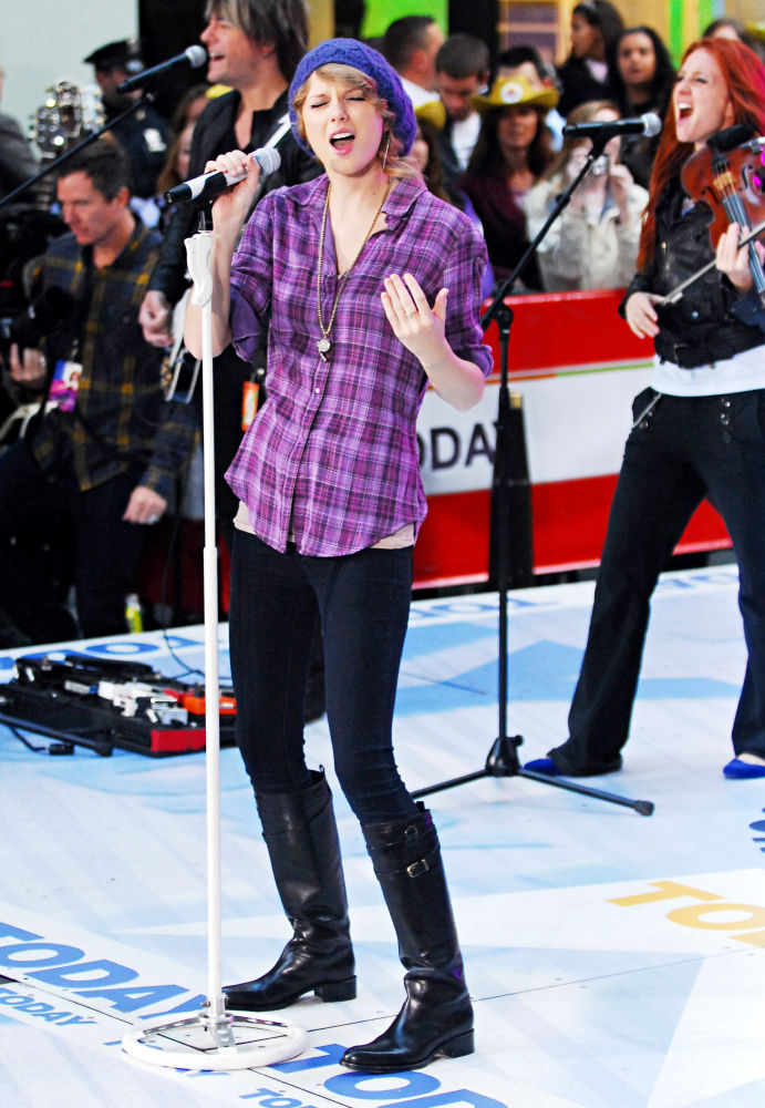 Taylor Swift's 'Today' Performances Captured in Video and Pictures