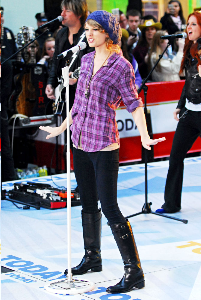 Taylor Swift's 'Today' Performances Captured in Video and Pictures