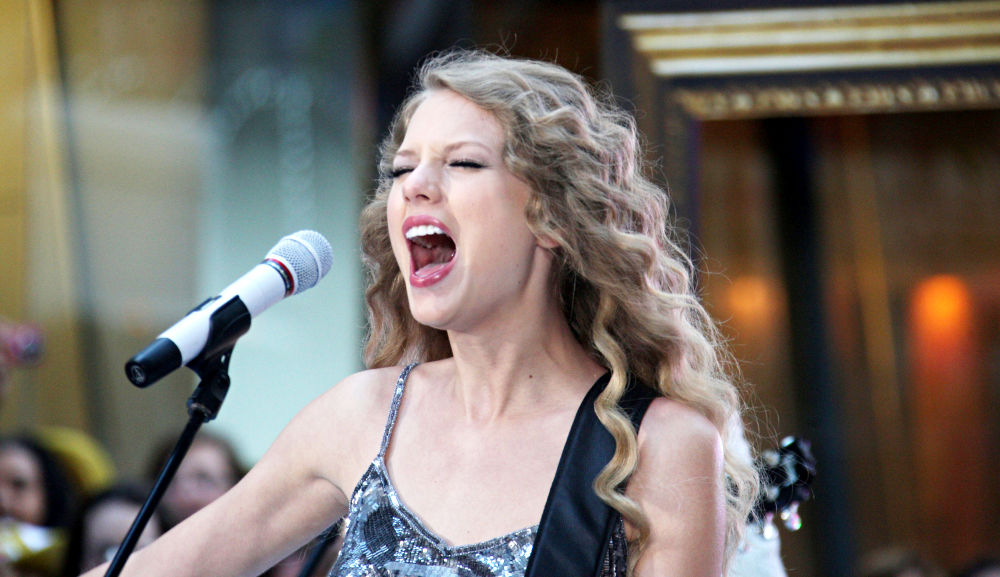 Taylor Swift's 'Today' Performances Captured in Video and Pictures