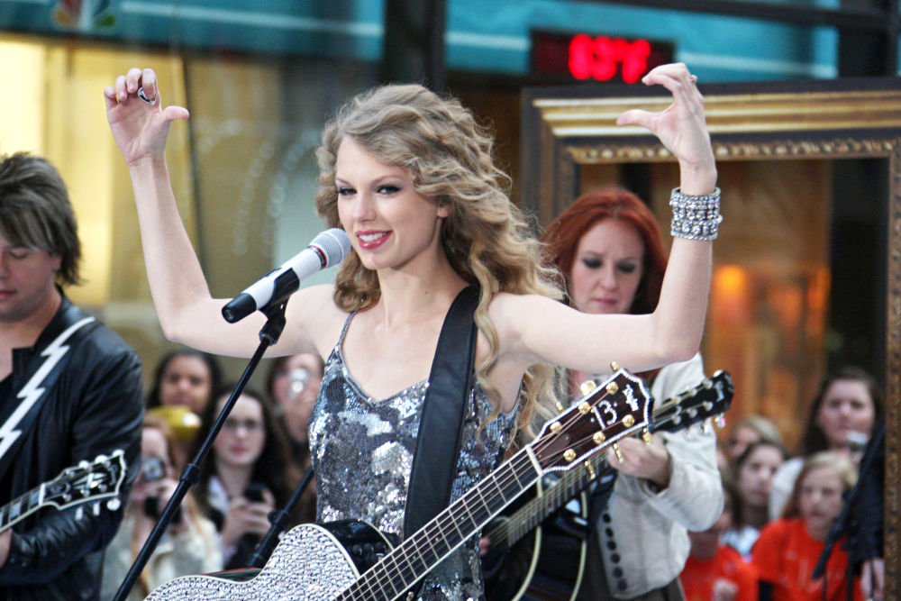 Taylor Swift's 'Today' Performances Captured in Video and Pictures