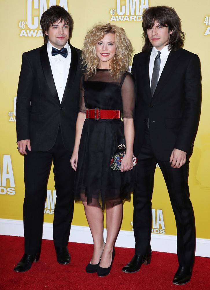 The Band Perry Picture 34 - 2012 ACM Awards - Arrivals