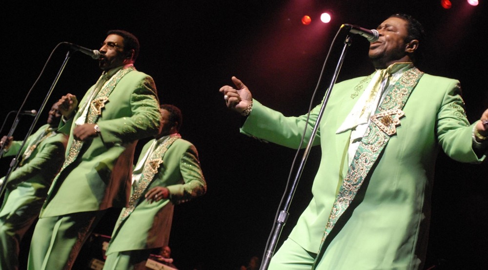 the temptations Picture 1 - The Temptations Performing Live