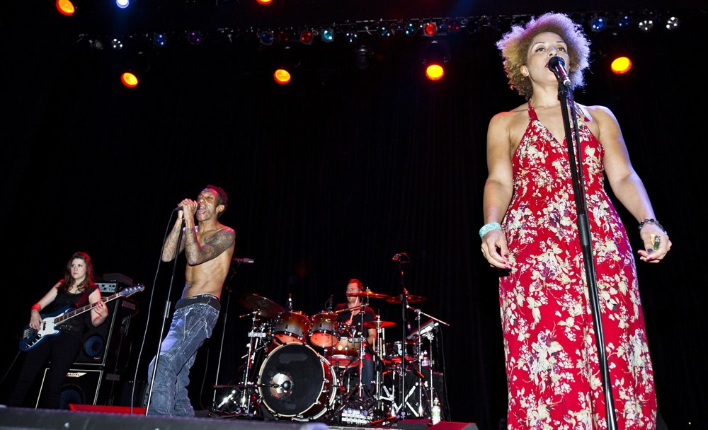 Tricky Picture 14 - Tricky and Martina Topley-Bird Perform