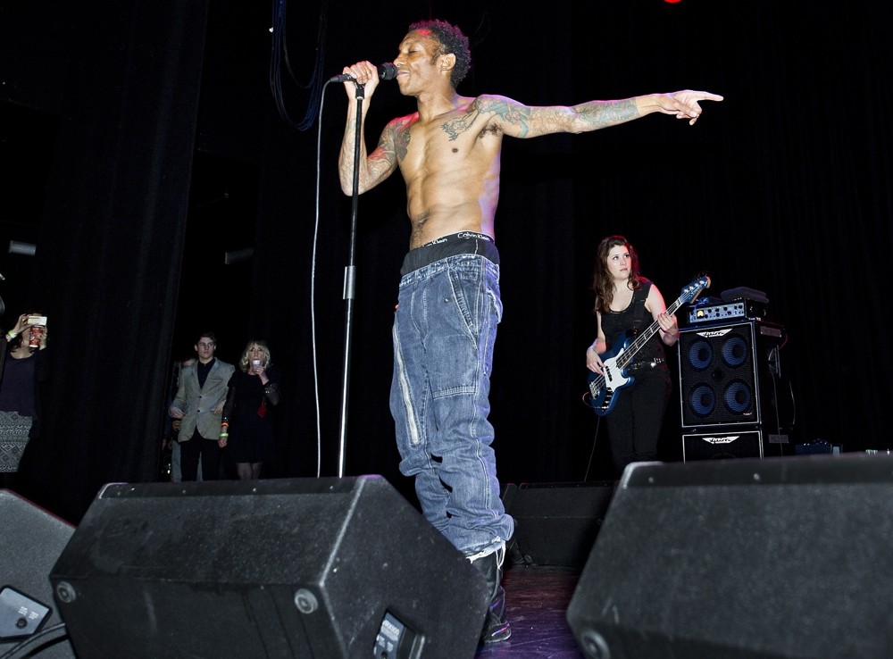 Tricky Picture 1 - Tricky and Martina Topley-Bird Perform