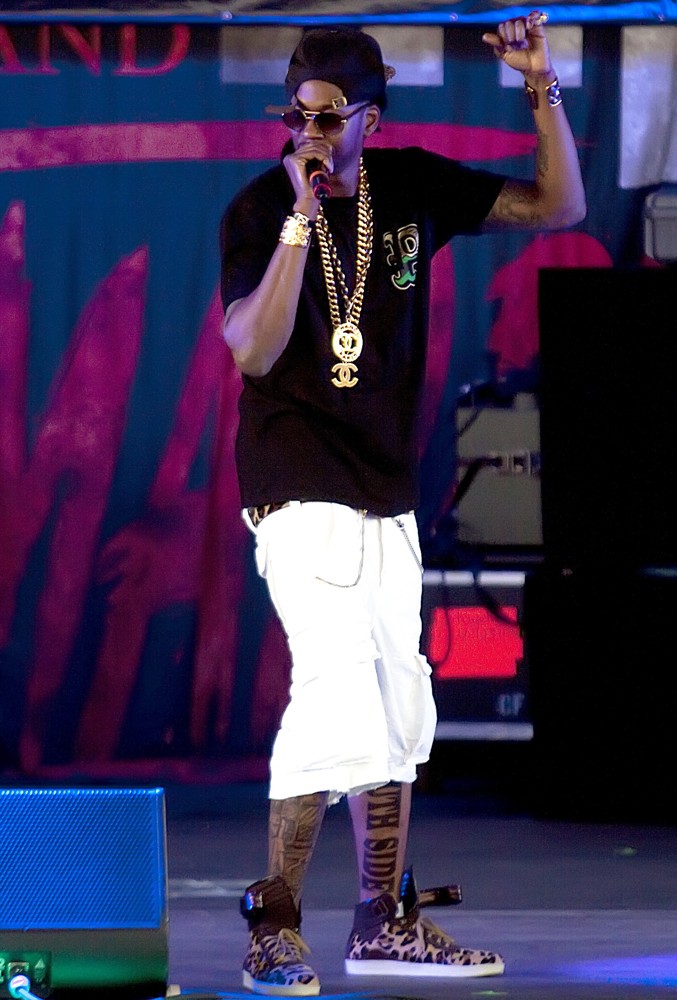 2 Chainz Picture 1 - 2 Chainz Performs Live as Part of His Club ...