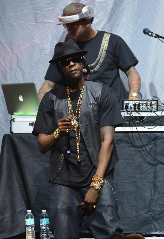 2 Chainz Picture 1 - 2 Chainz Performing Live on The Nicki Minaj Tour