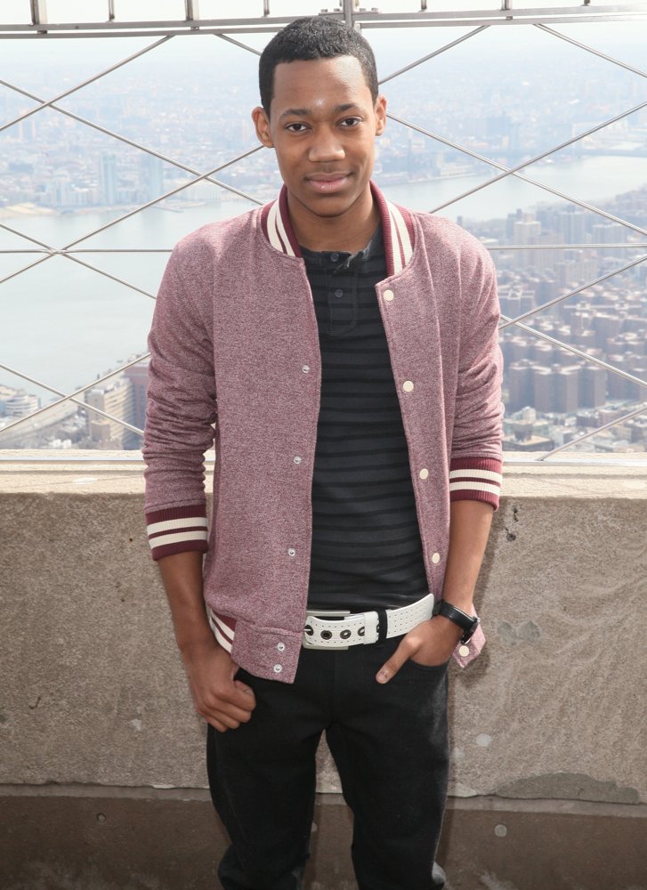 Tyler James Picture 1 - The Empire State Building Hosts Disney Channel ...