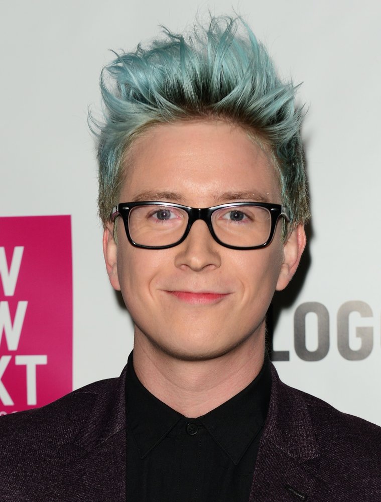 Tyler Oakley Picture 1 - Logo TV's 2014 NewNowNext Awards - Arrivals