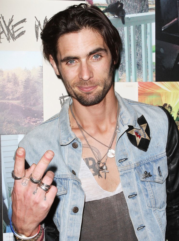 Tyson Ritter Picture 1 - The All-American Rejects Hold A Record Release ...