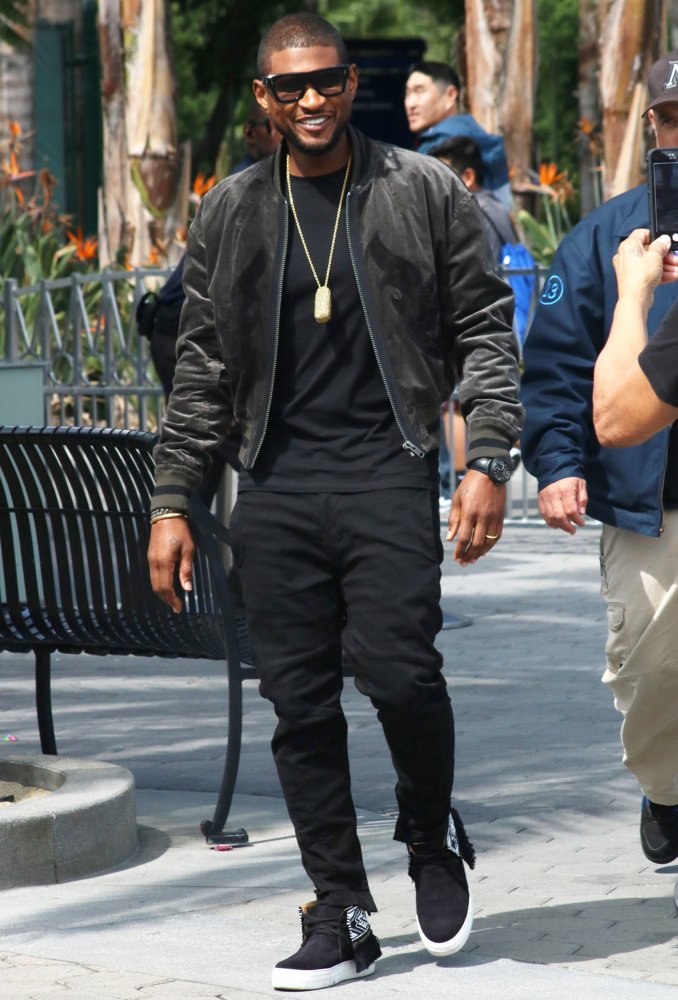 Usher Picture 1 - Usher on Extra TV Show
