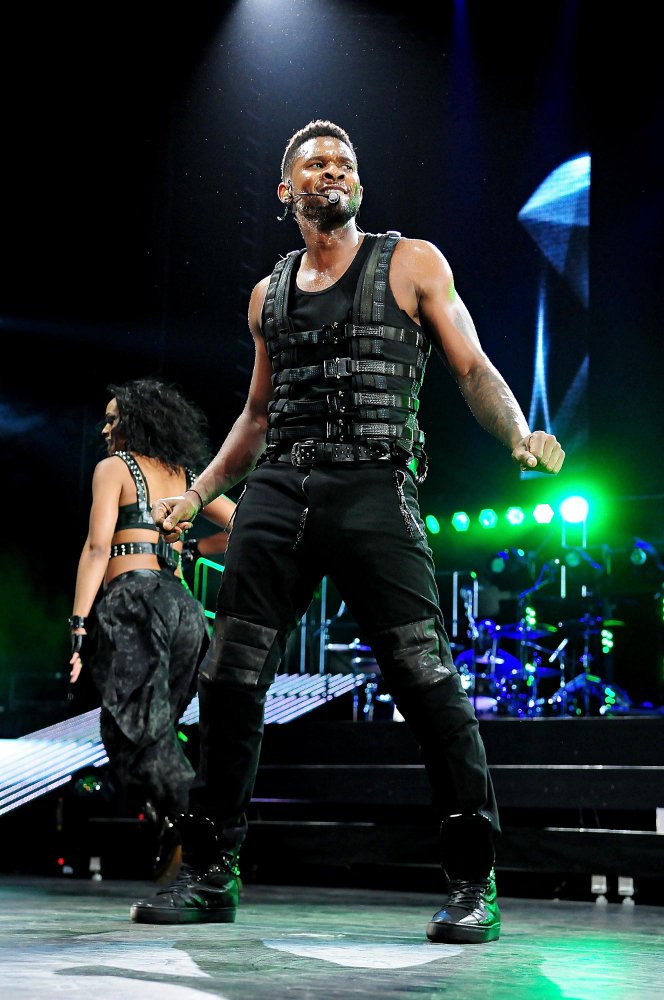 Usher Picture 166 - Usher Performs on OMG Tour