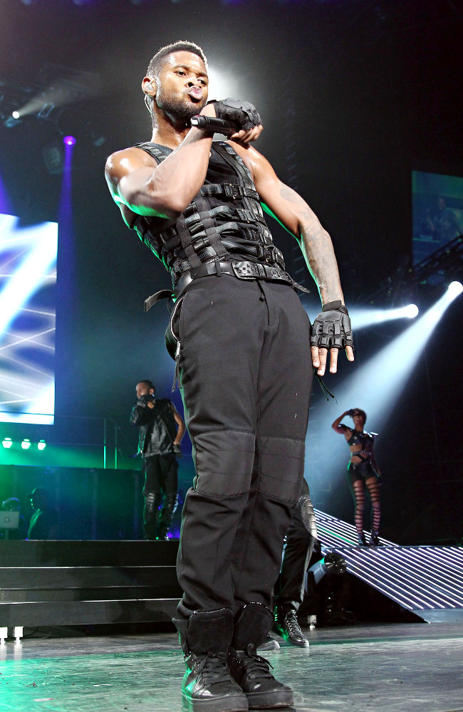 usher Picture 1 - Usher Performs at The Mandalay Bay Events Center