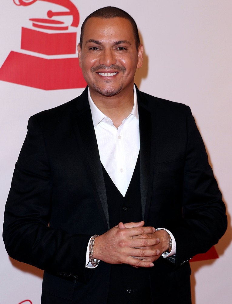 Victor Manuelle Picture 2 - 2011 Latin Recording Academy Person of The ...