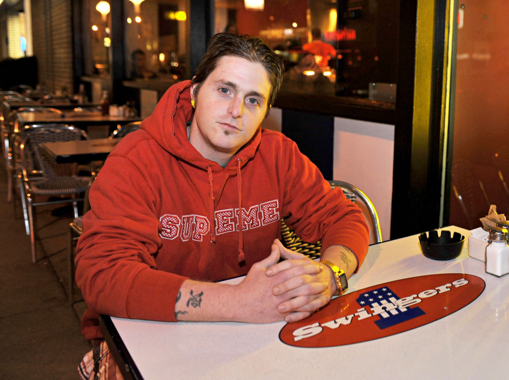 Cameron Douglas Picture 1 - Cameron Douglas in Swingers restaurant
