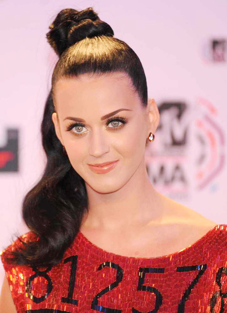 Katy Perry Picture 199 - 2010 Victoria's Secret Fashion Show - Arrivals