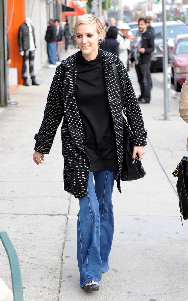 Ashlee Simpson House Hunting in Los Angeles